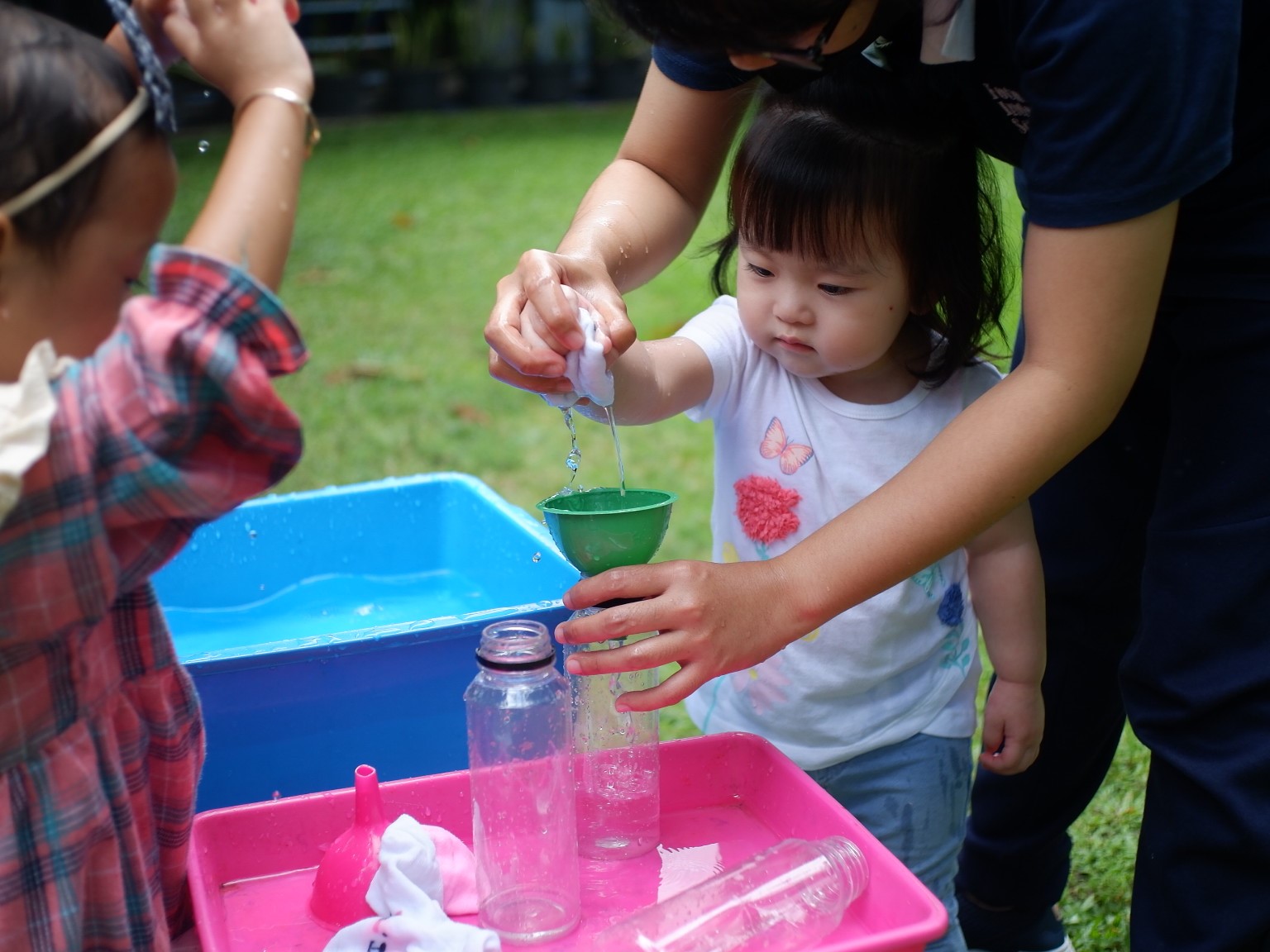 Baby Class - Fine Motor : Squeeze the Sock | Focus Independent School