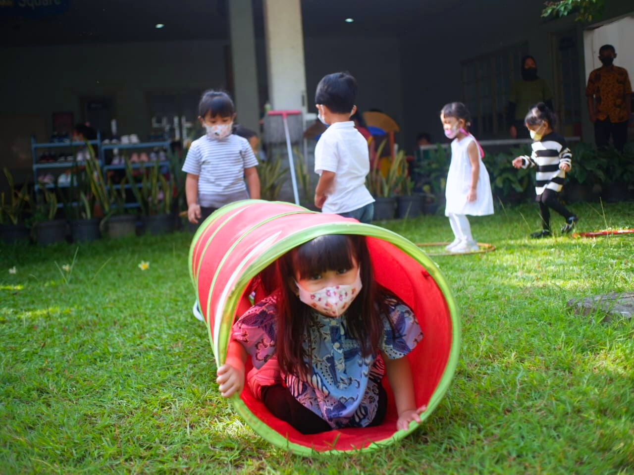 Toddler - Gross motor activity: Superheroes' physical exercise | Focus ...